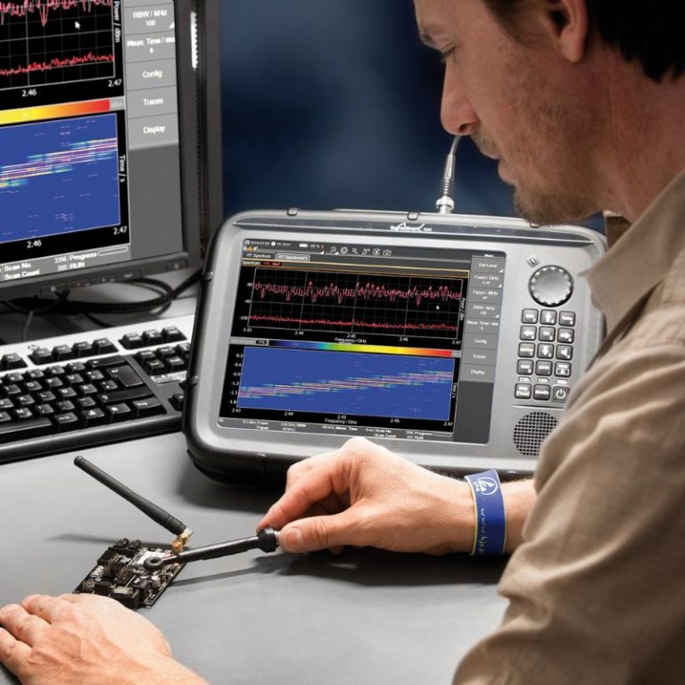 SignalShark® - Real-Time Signal Handheld Analyzer